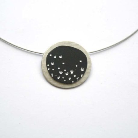 petit collier constellation réaisé par Lila Loisel